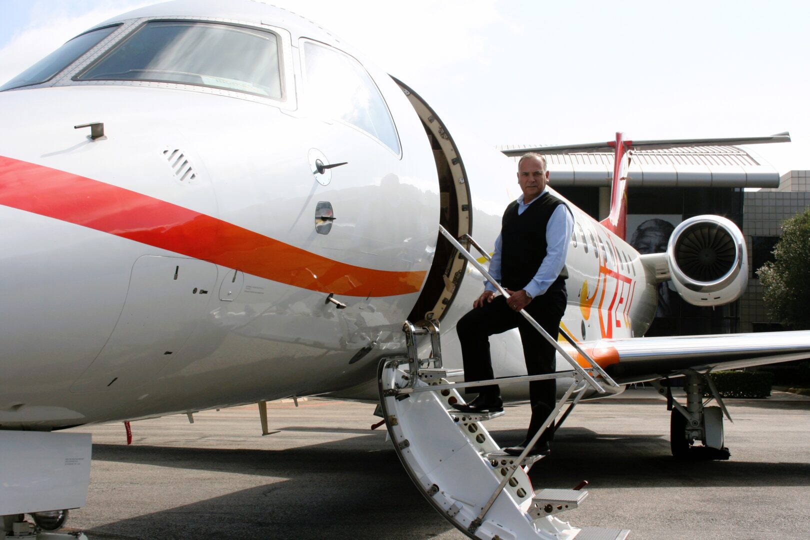 ExecuJet MRO Services Africa Awarded Authorised Service Centre Status ...